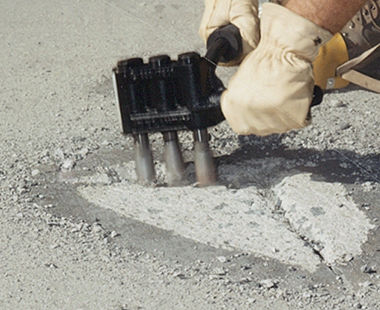 Triple-Head Heavy-Duty Pneumatic Scabbling Hammers | CS Unitec